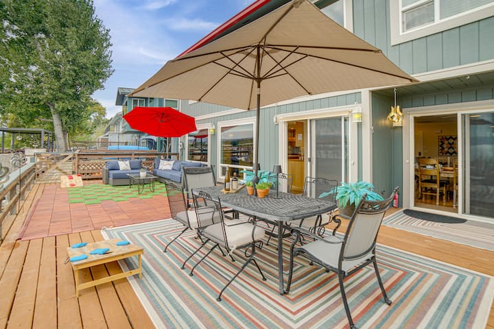 Waterfront Clear Lake Home W/ Game Room & Deck! - 나이스