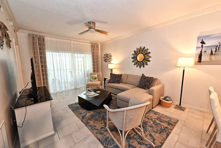 Sunny Slice Of Paradise At Bellasera Resort Januar - Naples, FL
