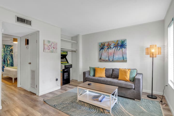 Flash Sale! Pet-friendly Getaway Island Villa 12 - Gulf Shores, AL