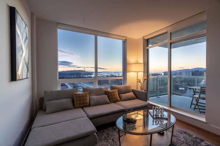 North Vancouver 2br Condo | Incredible City Views - 北溫哥華市