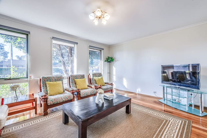 Stayau Modern 3br Cranbourne Getaway-pet Friendly - Cranbourne