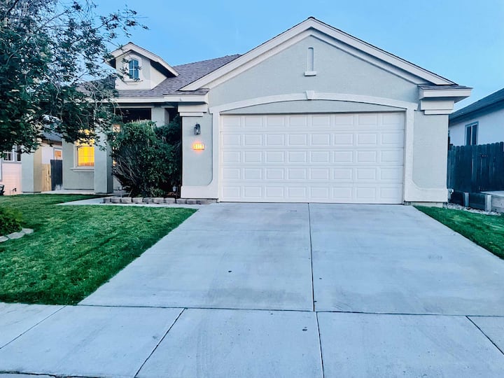 3bedroom/2bath/pets Ok/sleeps12 - Reno