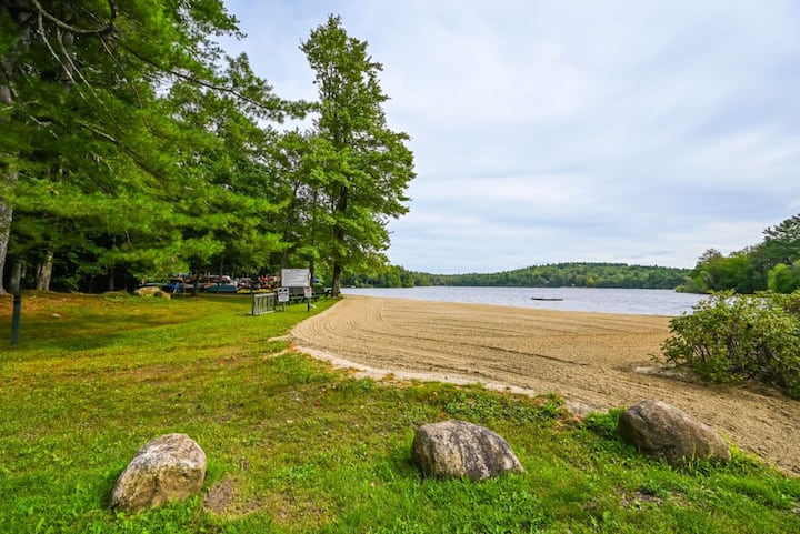 Beachfront Cabin - Kayaks - Community Amenities! - Granville State Forest, Granville