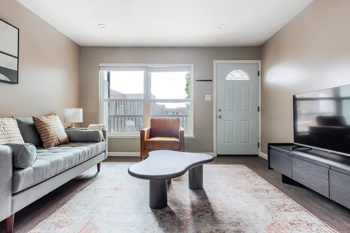 Blueground | Downtown, Pool, Nr Civic Center - 聖馬刁