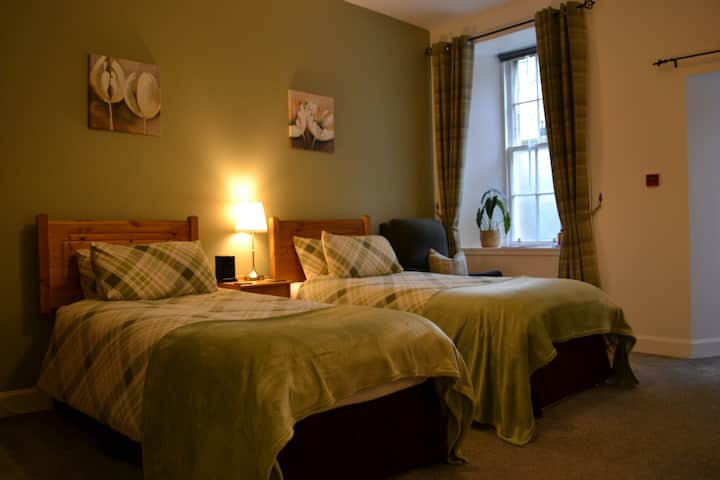 Twin Room-standard-peach Ground Floor - Pitlochry