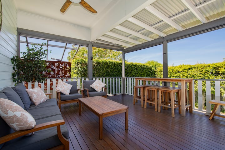 Mayfield Grove—vintage Escape With Modern Comfort - Newcastle