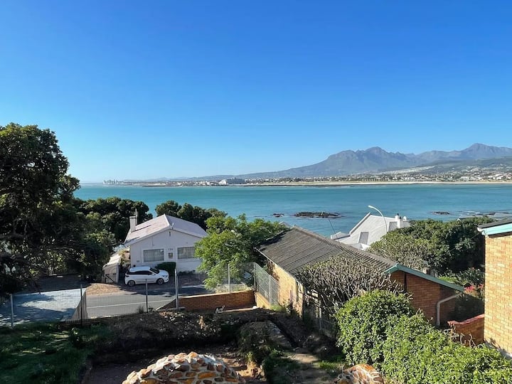 Deluxe Three-bedroom Apartment - Grabouw