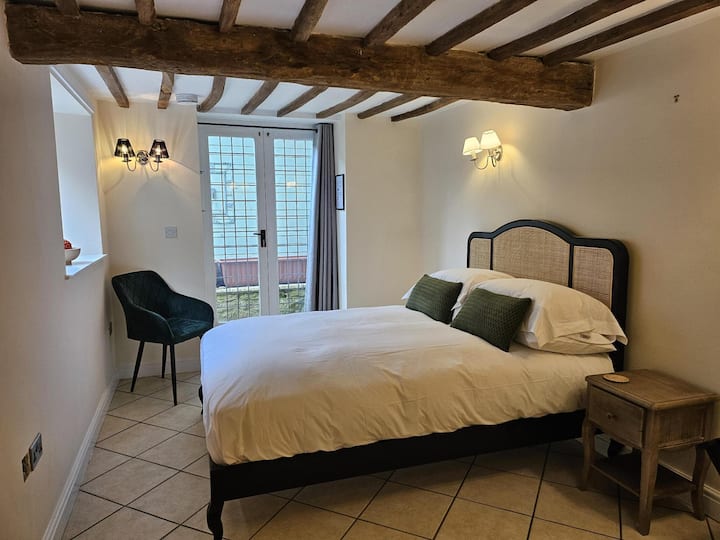 Deluxe-king-ensuite-garden View - Stow-on-the-Wold