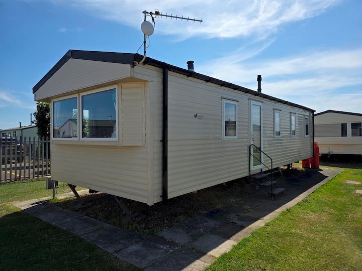Bronze Caravan (Sleeps 8) Cf019 - Skegness