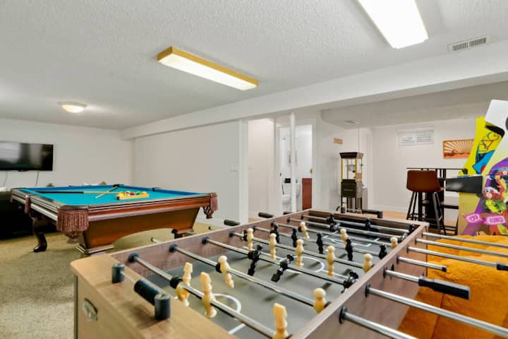 Game Room • Fire Pit • Arcade • Outdoor Dining - Westminster, CO