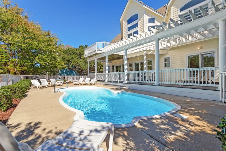 Semi-soundfront Elegance W/ Pool & Hot Tub - Corolla, NC