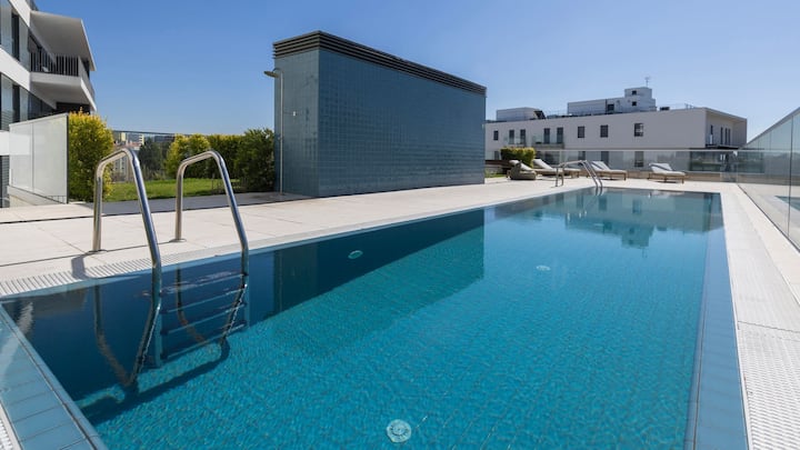 Soft Modern Flat W/ Pool & Gym By Lovelystay - Póvoa de Santa Iria