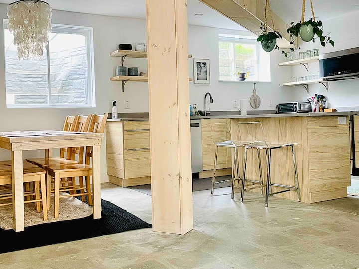 The Bunker-unique Modern Stay In Heart Of Stowe - Stowe, VT