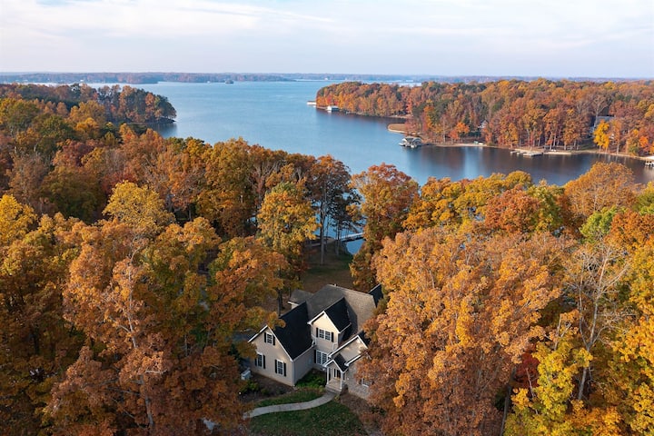Spacious 6-bedroom Waterfront W/incredible Views - Lake Anna, VA