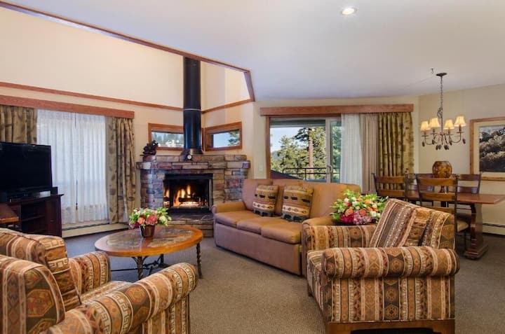 Mountain Retreat: Four 2br-villas + Pools & Games - Lake Tahoe
