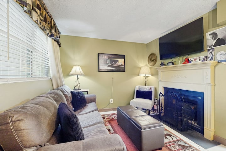 1 Br Condo W/pools, Wifi - Downtown Gatlinburg! - Gatlinburg, TN