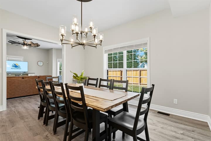 Renovated 4br Home • Sleeps 10 • Family & Groups - Alton, IL