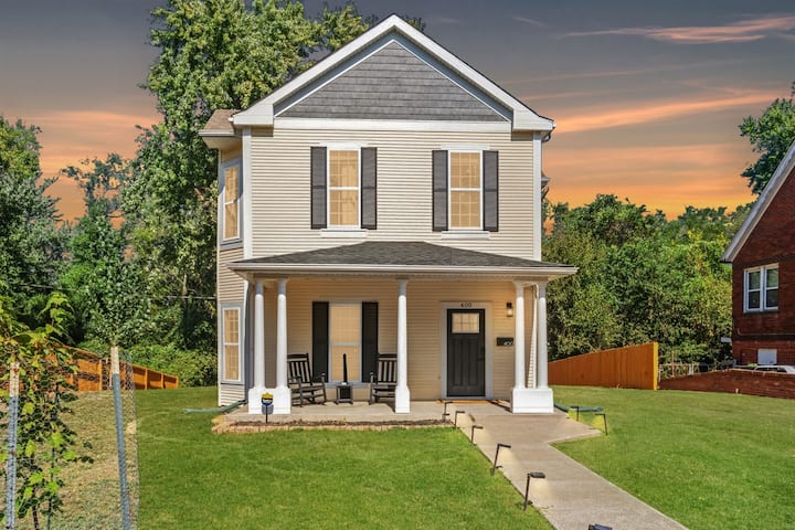 New Spacious 4br Alton Getaway - Alton, IL