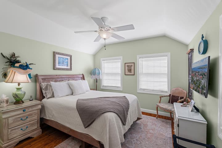 Charles Lindbergh Room | Team Joseph Ellen - St. Augustine, FL