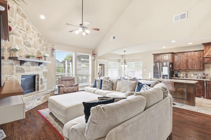 5bd, 4ba Entertainment Hub - Playground, Cinema, G - Frisco, TX