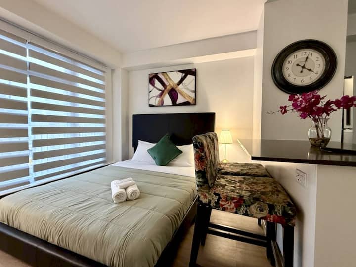 Prime Location Studio For City Adventurers - Juste pour rire - Just For Laughs