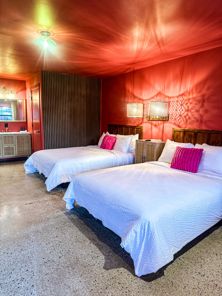 Vintage + Nature Inspired Boutique Motel - David Crockett State Park, Lawrenceburg