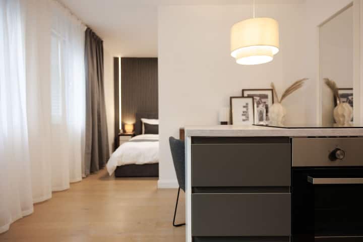 Peaceful Terrace Suite • Central Vienna • Metro - Wenen