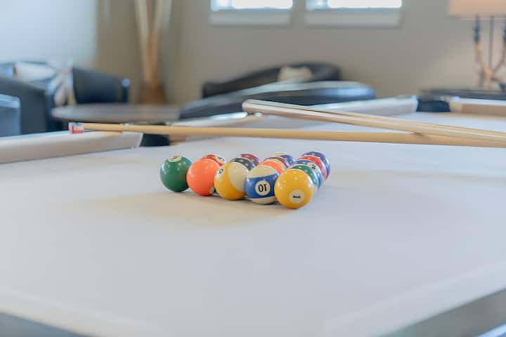 Modern 3b Resort Retreat 20 Min To City Center - United States