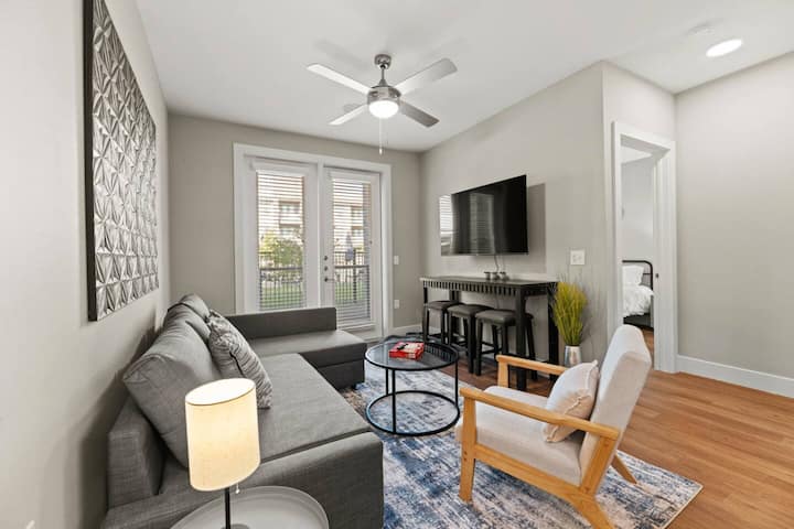 Sleeps 10 W/king Bed+gym+free Parking+stockyards - Fort Worth