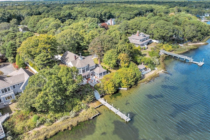 Waterfront In Falmouth W/ Private Beach Access - Falmouth, MA