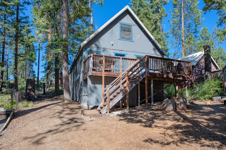 Cozy Cabin In Shaver Lake W/ Deck & Wood Stove - Shaver Lake, CA