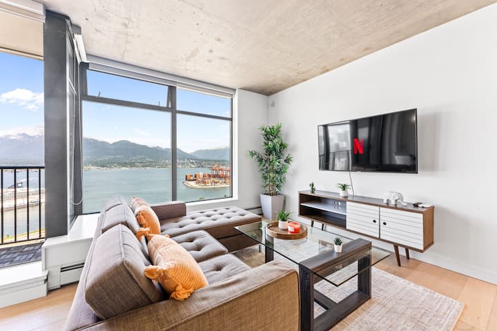 Modern 2br With Premium Mountain Panorama - Vancouver