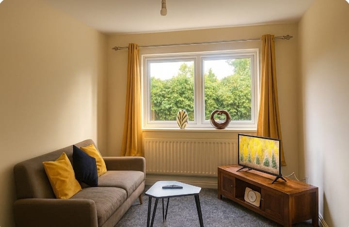 Rochdale Retreat - Cozy Apartment Stay - Oldham