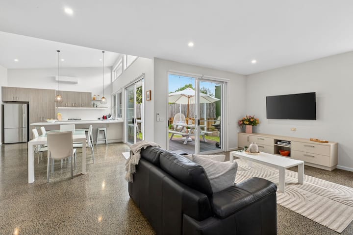 Modern & Accessible Beach House - Bell 3 - Ocean Grove