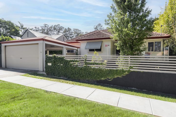 Bird And Leaf Cottage - Brisbane