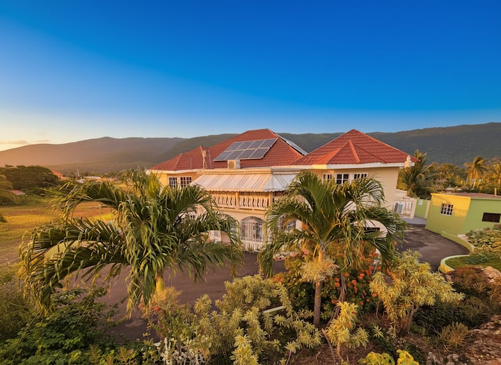 Private Villa Paradise - Pool & Mountain Views - Jamaica