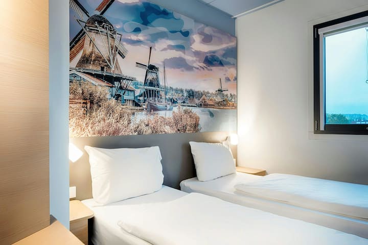 Twin Room At B&b Hotel Amsterdam-zaandam - Amsterdam