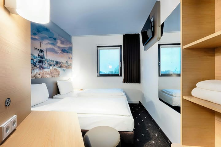 Double Room At B&b Hotel Amsterdam-zaandam - Zaandam