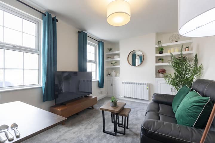 Bath Road Hideaway - A First Floor 1- Bed Flat - Cheltenham