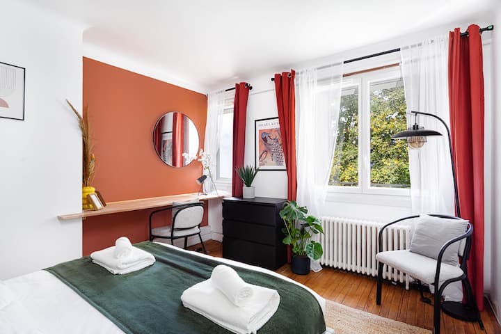 Studio Vaillant/100m Métro/2pers/sdb/parking - Villejuif