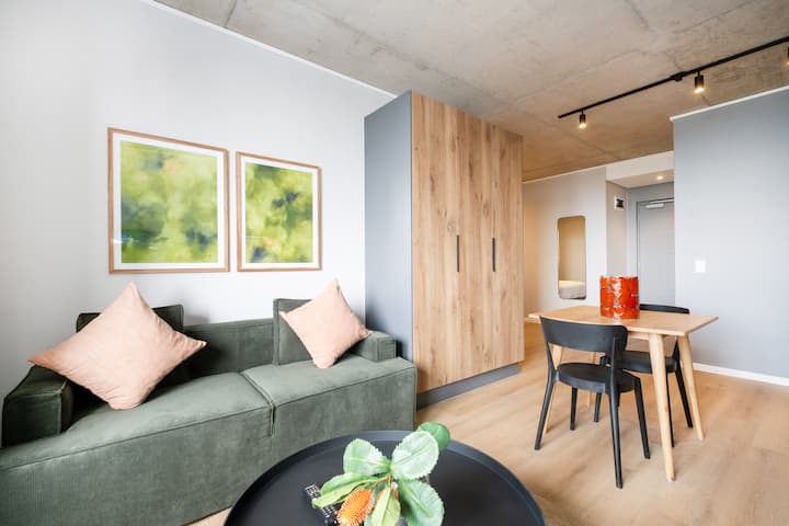 714 Riverlands - Lux Studio Apartment - 