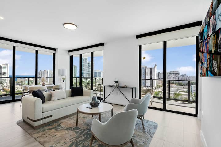 Relaxing Condo | Private Beach Access | Pool - Miami Beach, FL