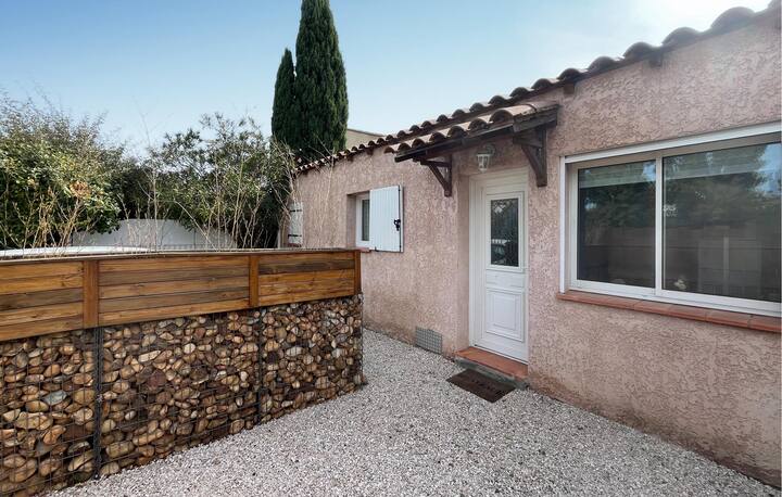 Nice Home In Saint-martin-de-crau With Wifi - Saint-Martin-de-Crau