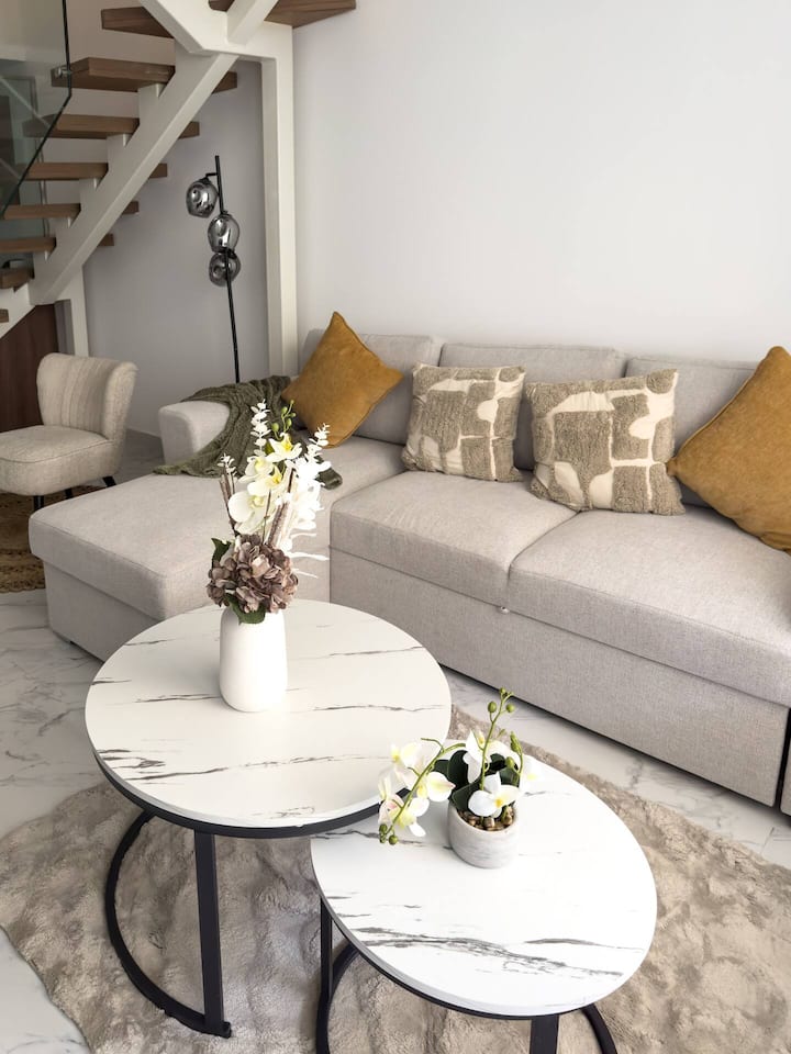 Stylish 2-bedroom Apartment With Jacuzzi - Abu Dhabi