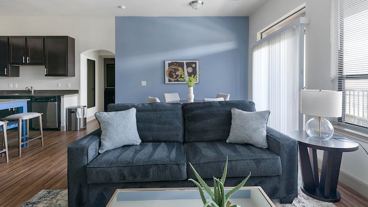 Landing | Spectacular 1bd, Gym, Pool - The Woodlands, TX