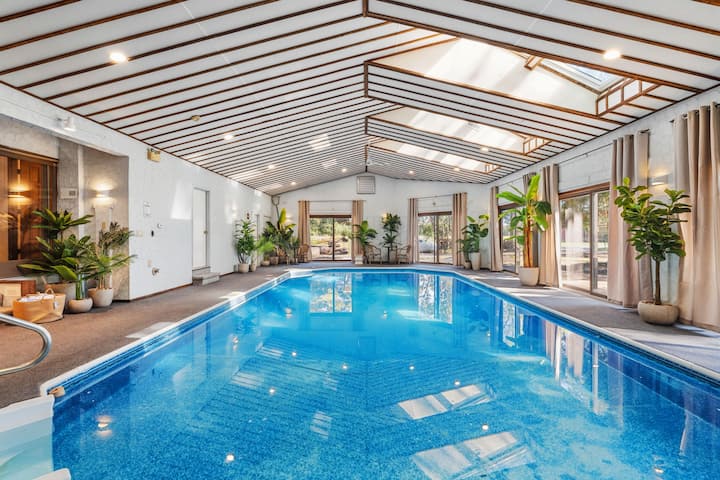 Deer Run Lodge/indoor Pool/hot Tub/sauna - Terre Haute, IN