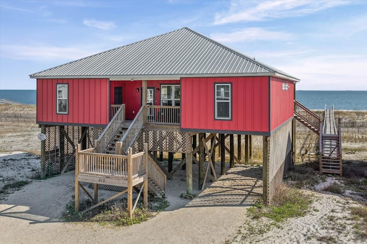 Gulffront Home W/ Private Boardwalk & Porch - Dauphin Island, AL