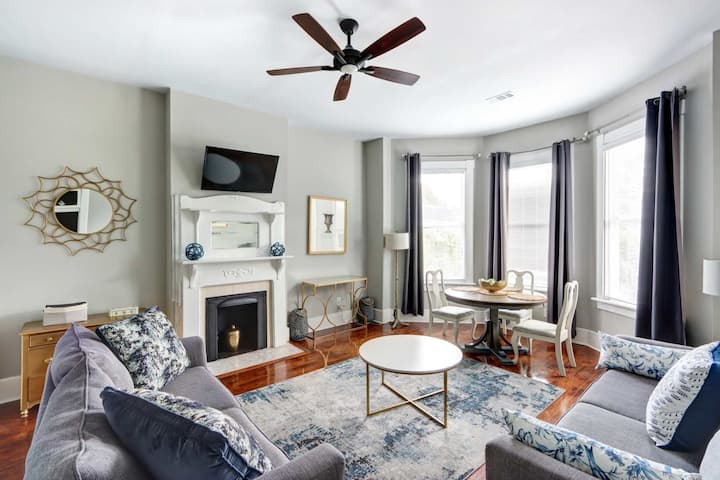 Victorian Upstairs Retreat | Near Forsyth Park - Savannah, GA