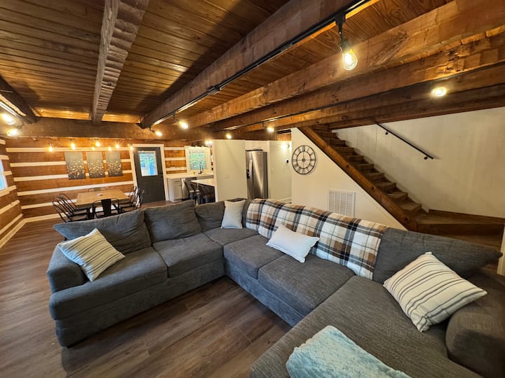 Hand Hewn Haven | Peaceful Cabin In Manchester - Bonnaroo Music And Art Festival