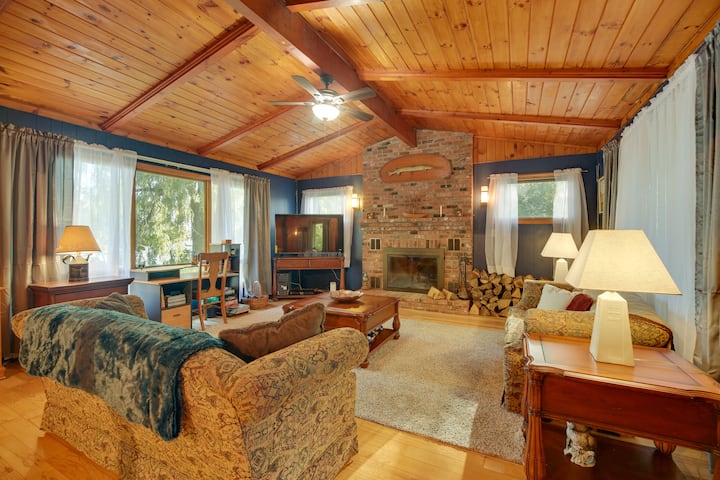 Waterfront Lake Champlain Home W/ Spacious Deck! - Burton Island State Park, St. Albans Town